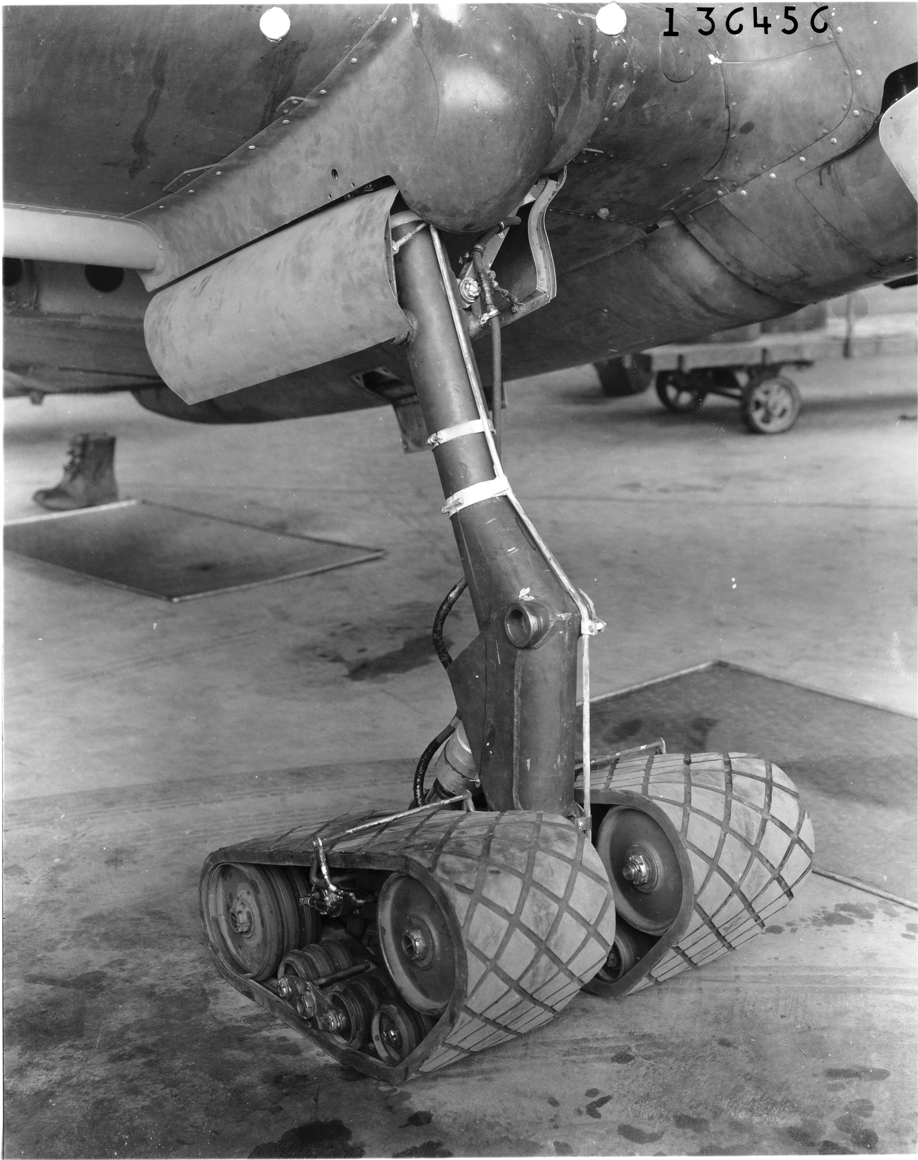 History of Aircraft Track Landing Gear > Air Force Materiel Command ...