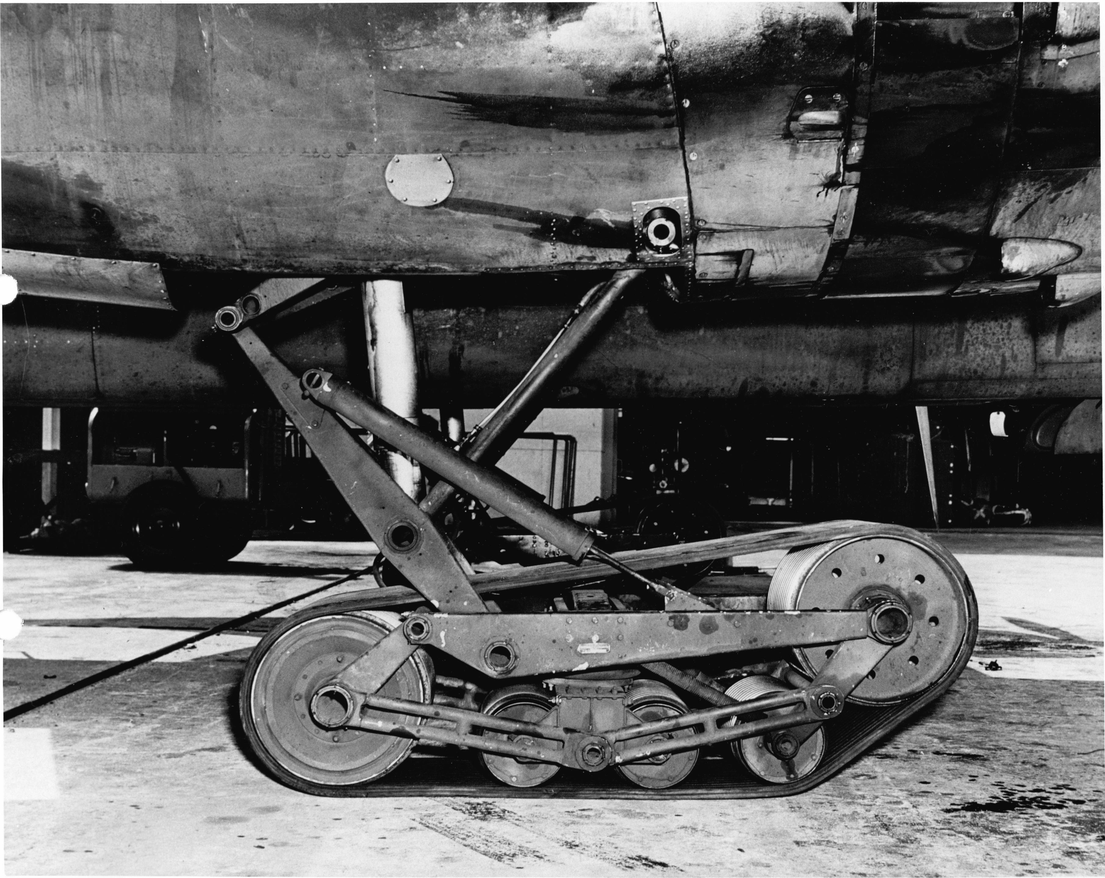 History of Aircraft Track Landing Gear > Air Force Materiel Command ...